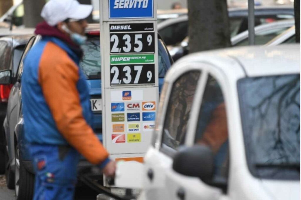 Bonus Benzina da 200 € | Come e chi lo può richiedere - Topday.it